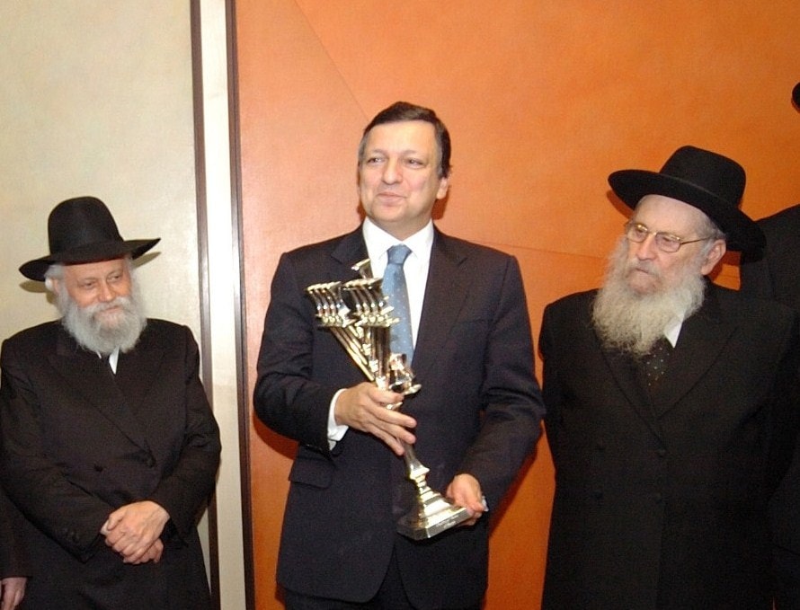 EU Commission chief vigorously condemns anti-Semitism - Rabbinical ...